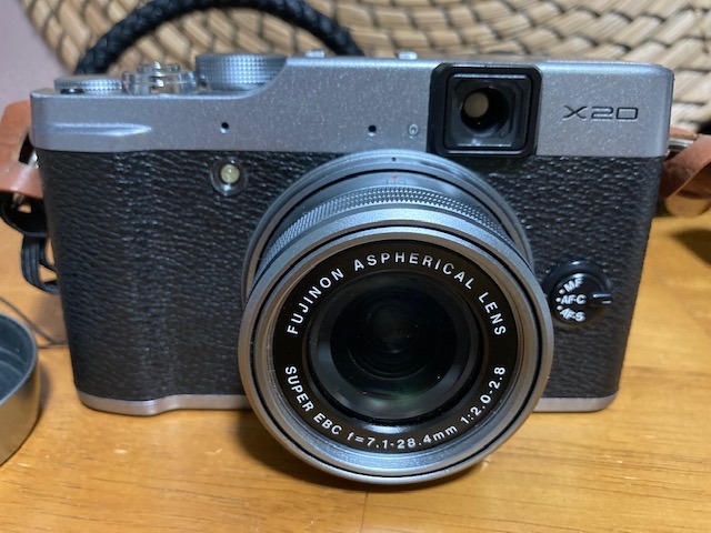 Fujifilm X20 digital camera, Photography, Cameras on Carousell
