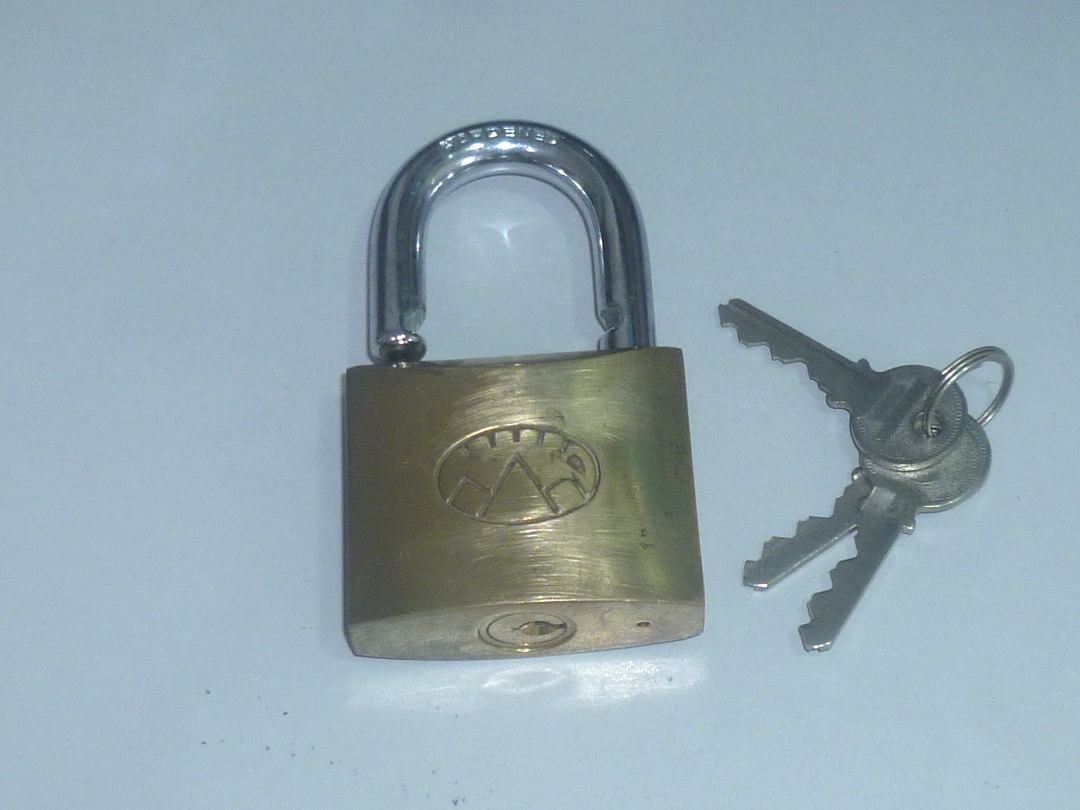 GOLD PEAK HARDENED PAD LOCK, Furniture & Home Living, Security & Locks ...