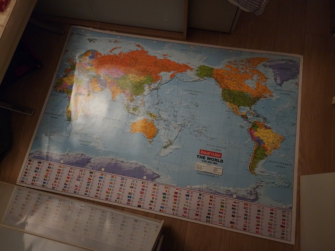 Insight Guides Wold Map (laminated paper), 興趣及遊戲, 旅行, 旅遊 - 旅行必需品及用品 ...