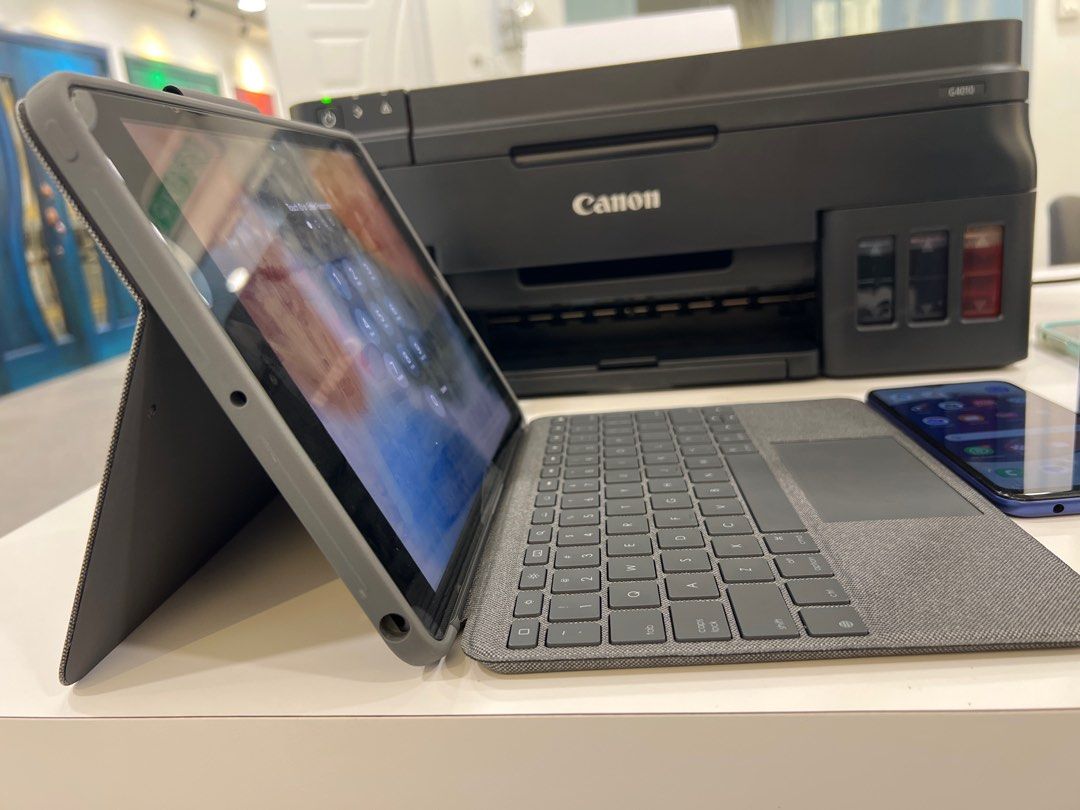 Logitech combo touch keyboard for iPad 7 8 9 gen aka magic keyboard ...