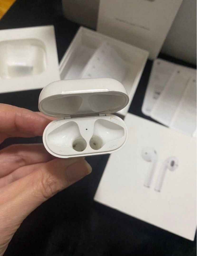 Original Apple Charging case for Airpods v1 and v2, Audio, Earphones on ...