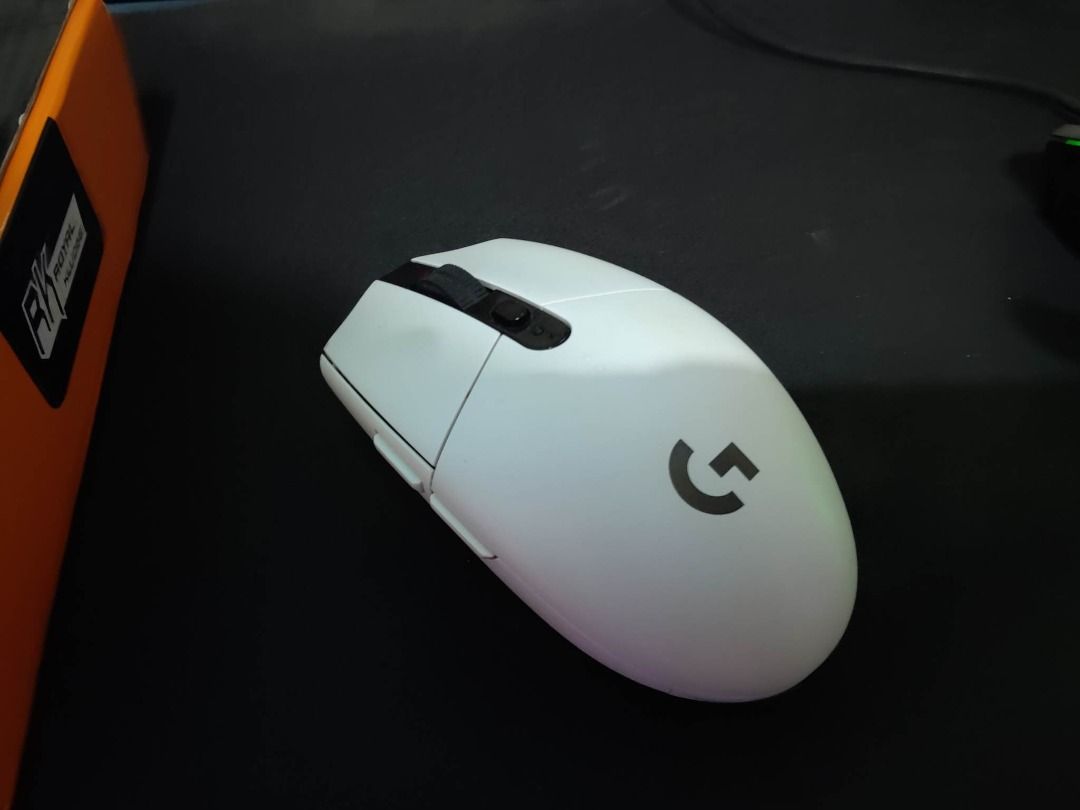 Royal Kludge & Logitech (white), Computers & Tech, Parts & Accessories ...