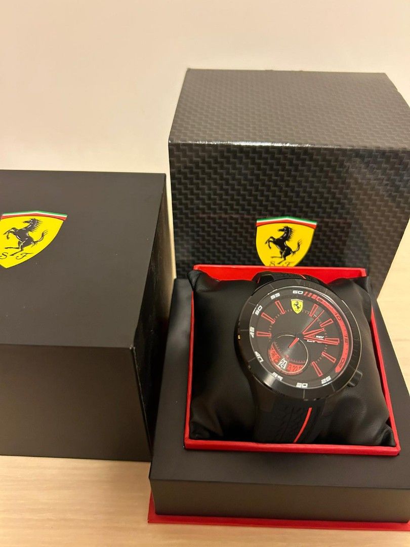 Scuderia Ferrari RedRev Evo watch, 名牌, 手錶 - Carousell