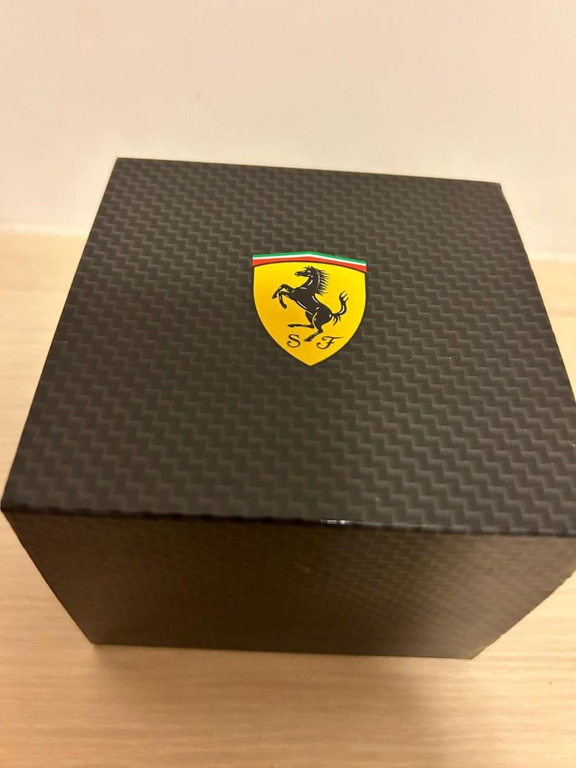 Scuderia Ferrari RedRev Evo watch, 名牌, 手錶 - Carousell