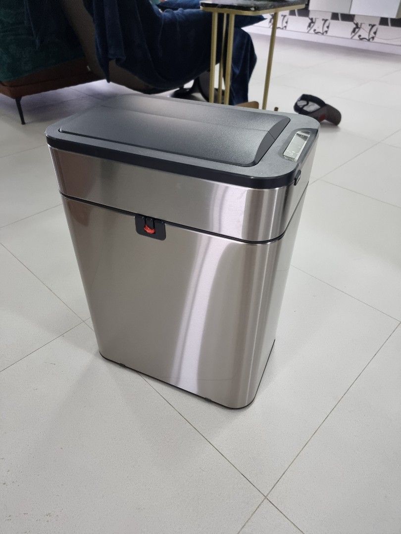 Smart dustbin, Furniture & Home Living, Cleaning & Homecare Supplies ...