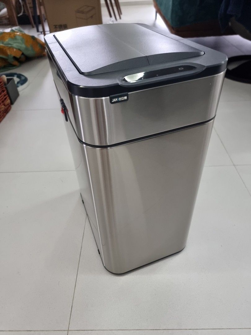 Smart dustbin, Furniture & Home Living, Cleaning & Homecare Supplies ...