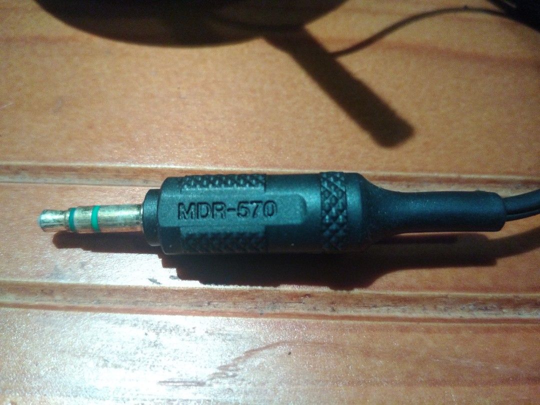 Sony headphone model MDR-750, Audio, Headphones & Headsets on Carousell