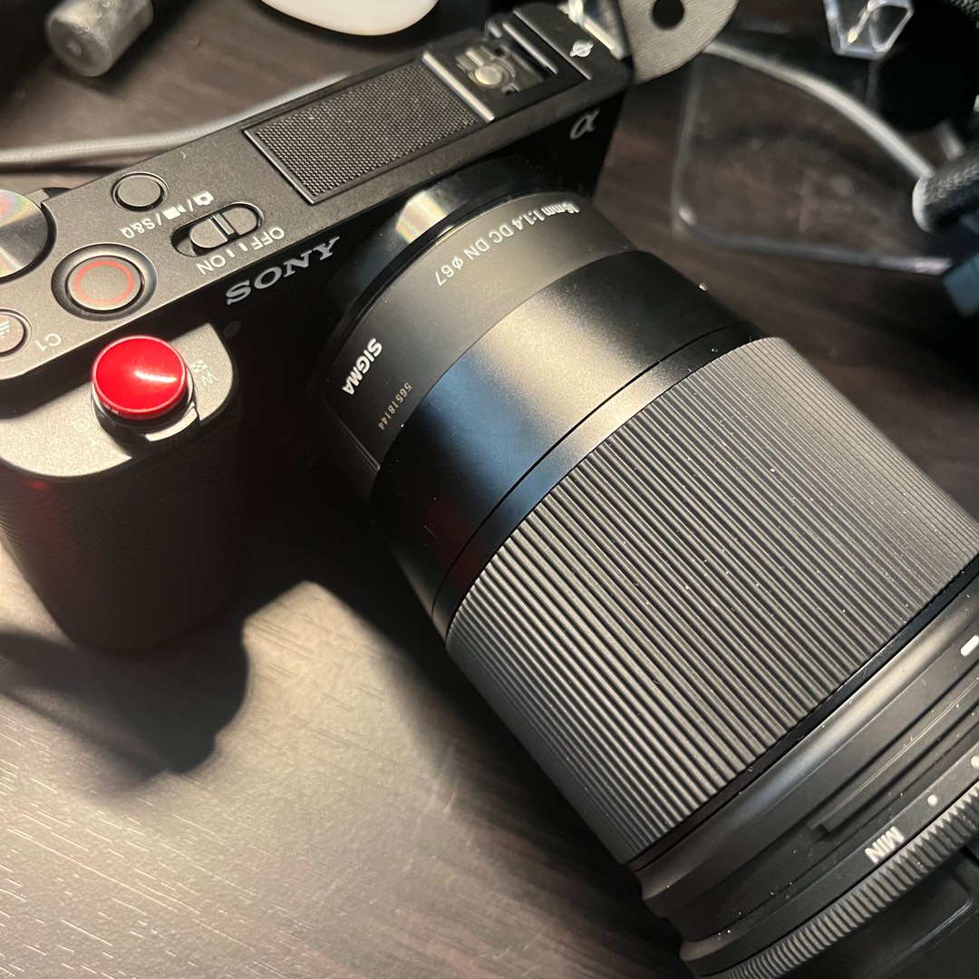 Sony ZVE10, Photography, Cameras on Carousell