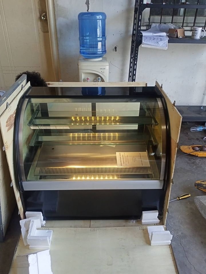 *EP-48 TABLE TOP/COUNTER TABLE CAKE CHILLER (BLACK), TV & Home ...