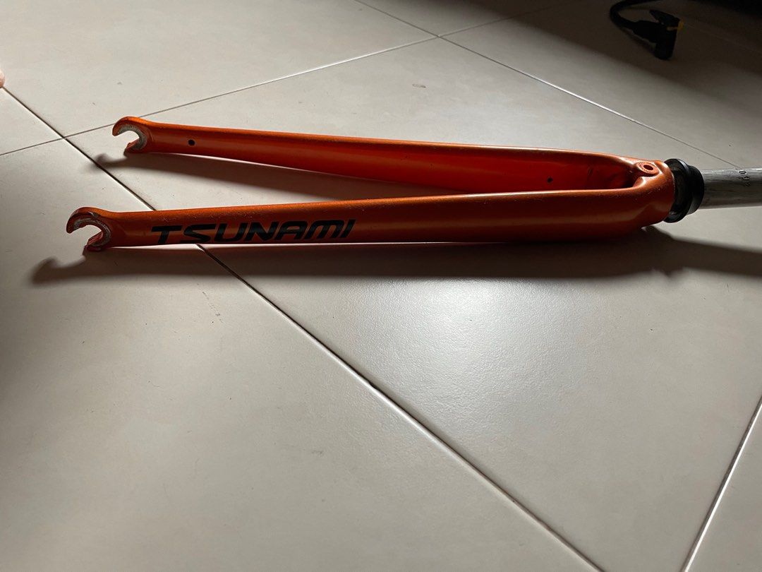 Tsunami SNM 100 Fixed Gear Frameset, Sports Equipment, Bicycles & Parts ...