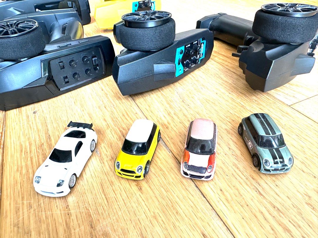Turbo Racing 1/76 Micro RC Car Set x 4 (with 5 remotes) + 1 racing ...
