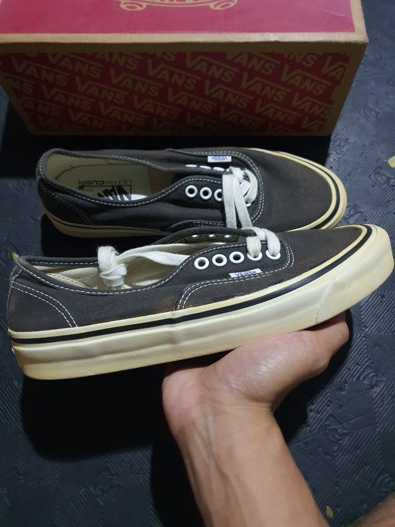 vans anaheim 44dx black / white, Men's Fashion, Footwear, Sneakers on Carousell