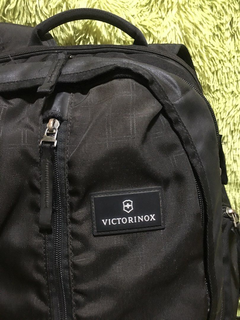 victorinox, Men's Fashion, Bags, Backpacks on Carousell