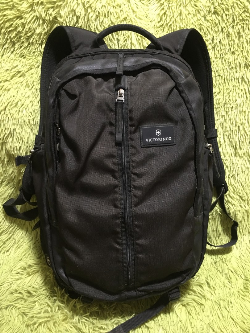 victorinox, Men's Fashion, Bags, Backpacks on Carousell