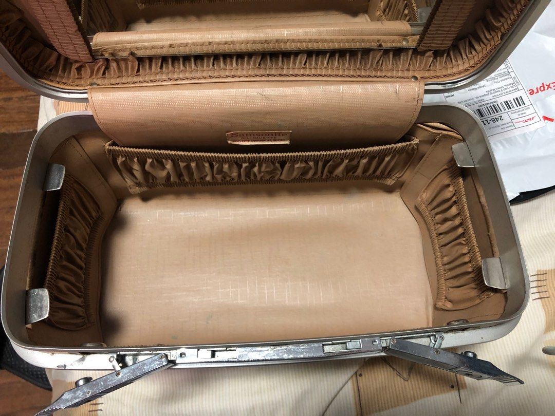 Vintage Samsonite Silhouette Train Case, Beauty & Personal Care, Face ...