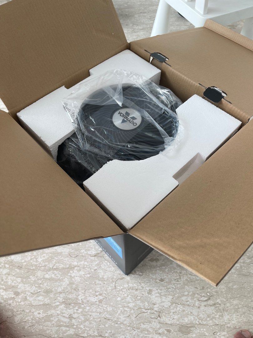 Vornado 660B (Black) 4-Speed Large Circulator NEW | SHARPER IMAGE AXIS ...