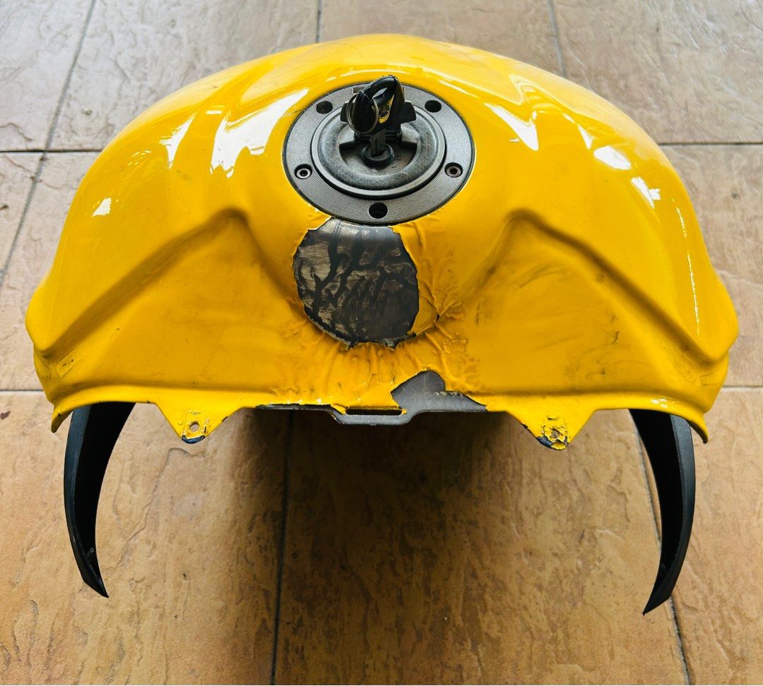 Yamaha r6 fuel tank, Motorbikes on Carousell