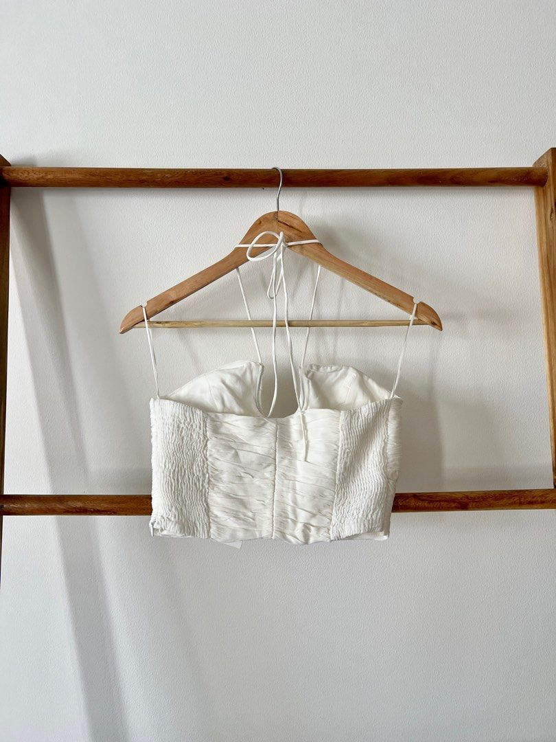 Zara White Draped Halter Crop Top S, Women's Fashion, Tops, Others Tops ...