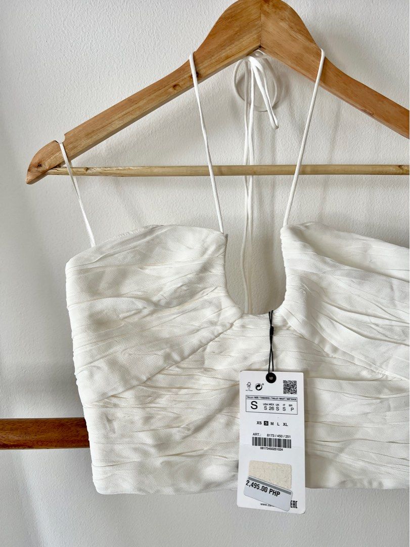 Zara White Draped Halter Crop Top S, Women's Fashion, Tops, Others Tops ...