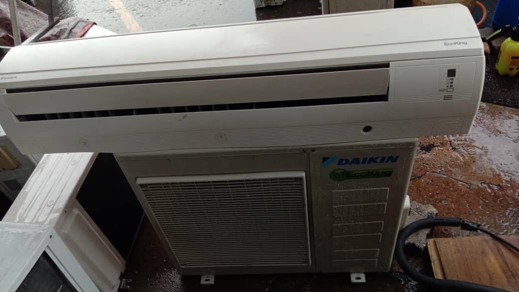 3hp Daikin wall mounted aircond, TV & Home Appliances, Air Conditioners ...