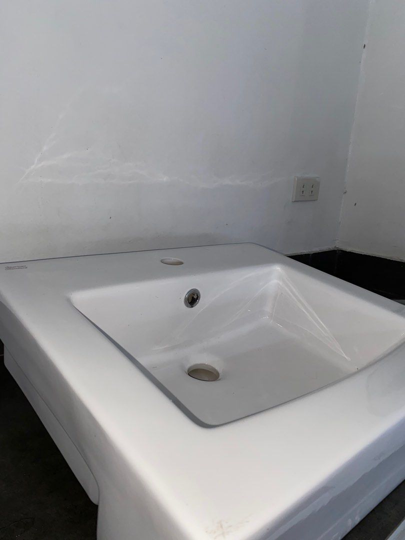 American Standard Lavatory, Furniture & Home Living, Bathroom & Kitchen ...