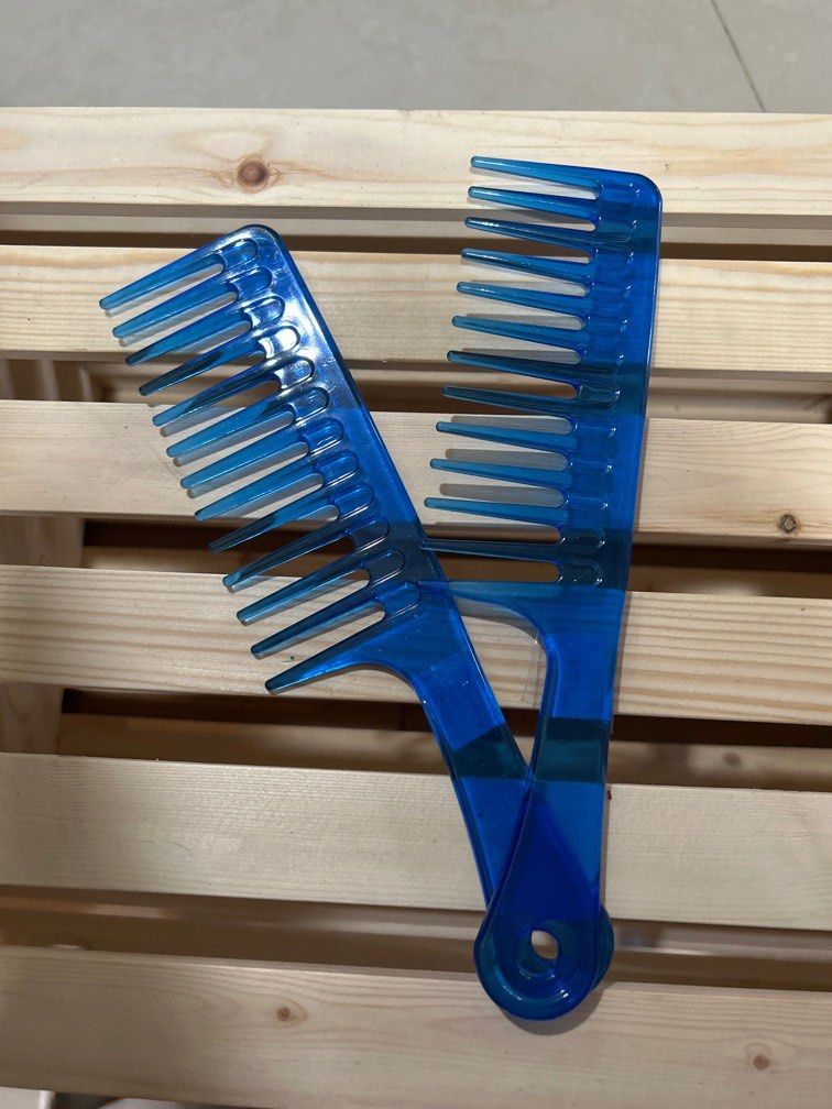 Big comb, Beauty & Personal Care, Hair on Carousell