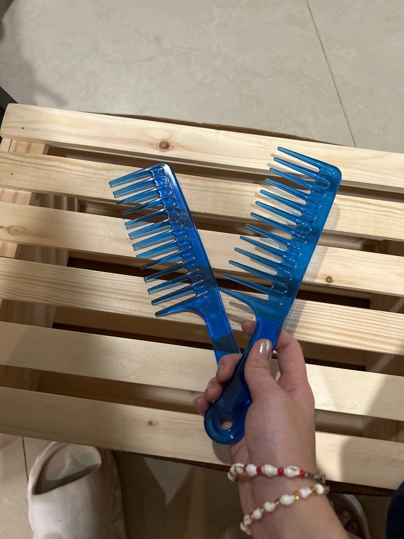 Big comb, Beauty & Personal Care, Hair on Carousell
