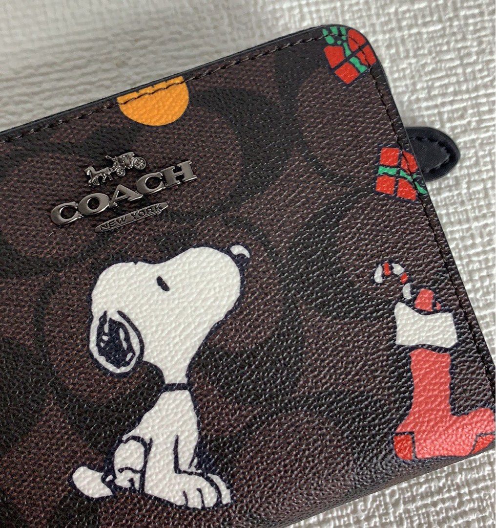 Coach X Peanut Snoopy Wallet, Women's Fashion, Bags & Wallets, Wallets ...