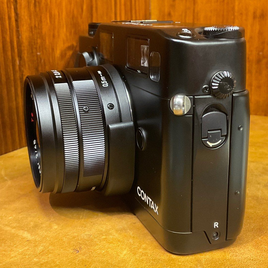 Contax G2 with 45F2.8,90F2.8,TLA200 FLash (046148) all with Box ...