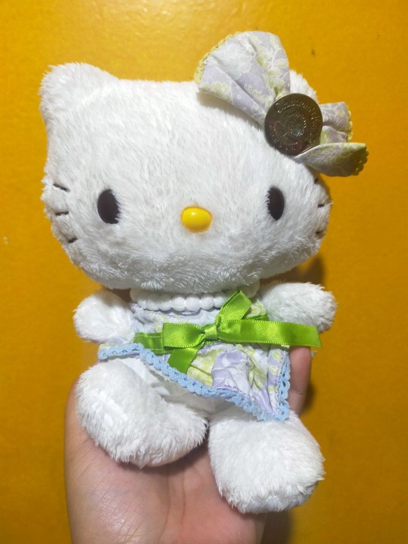 Crabtree & Evelyn x Hello Kitty Lavender Hello Kitty, Hobbies & Toys ...