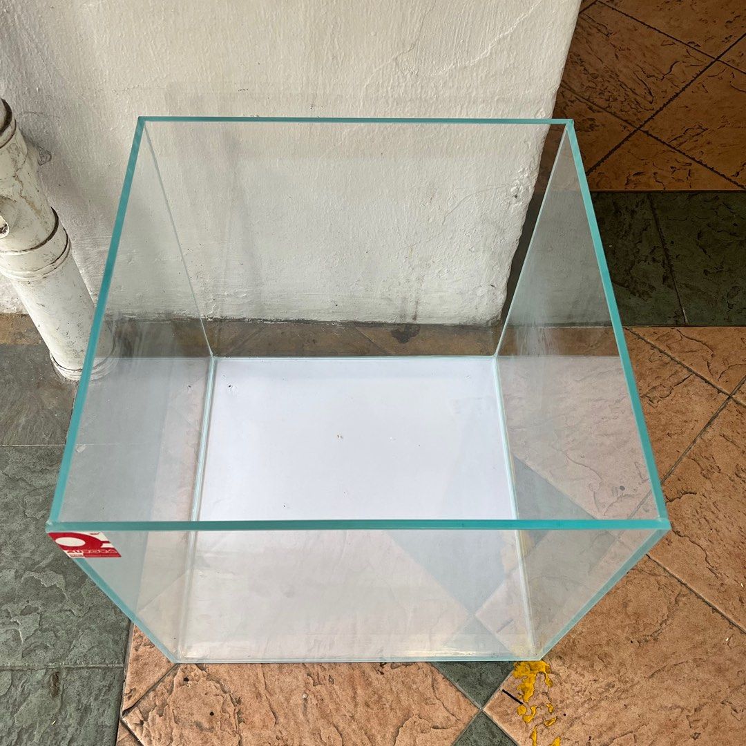 Crystal Clear Cube Tanks, Pet Supplies, Homes & Other Pet Accessories ...