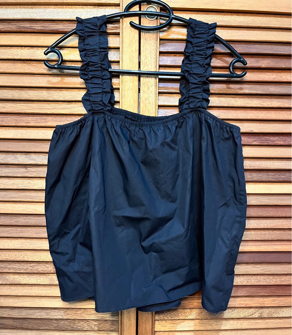 DAZY Black top, Women's Fashion, Tops, Sleeveless on Carousell