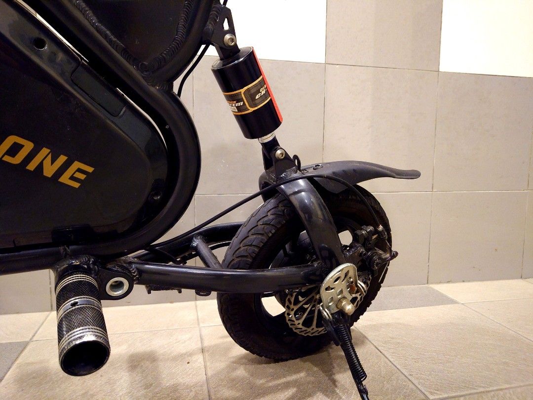 Electrowolf Cyclone E-scooter electric scooter bike bicycle stock ...