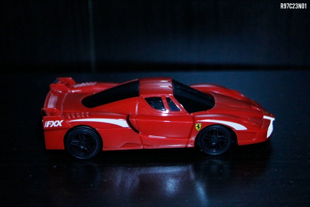 Ferrari FXX Evoluzione (2006 Shell-Ferrari-Hot Wheels Promo 1:38 Scale ...