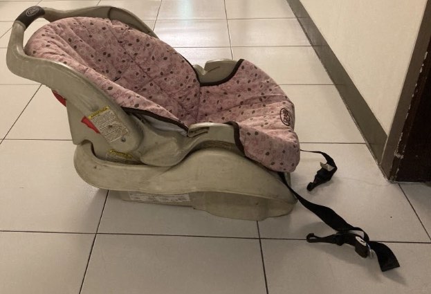 Graco baby carseat & carrier, Babies & Kids, Going Out, Car Seats on ...