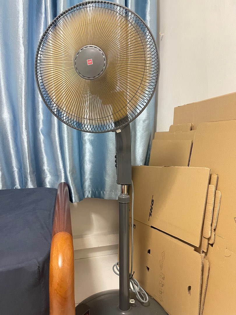 KDK P40US Stand Fan with 40cm Metal blade, Gold, Furniture & Home ...