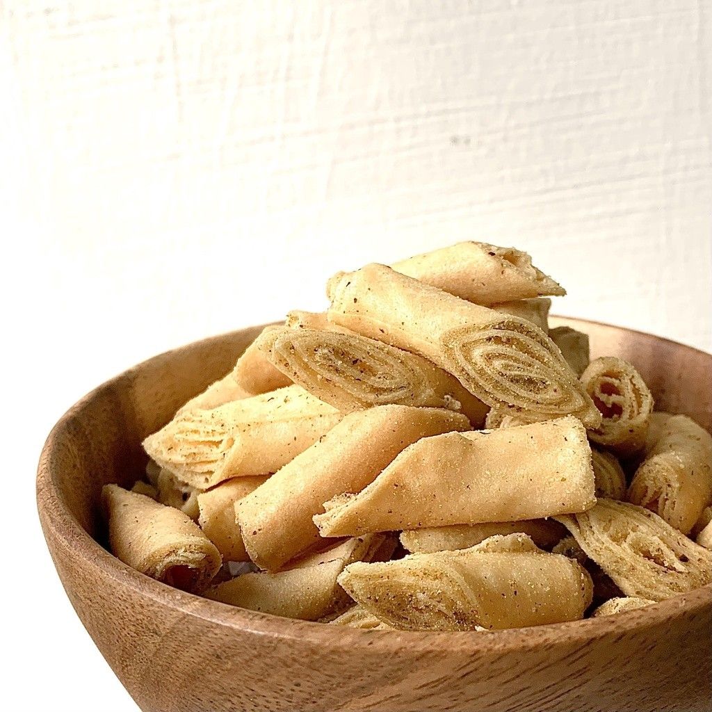 Kelly snacks Korean wasabi crispy pop savory crackers tidbits sweet ...