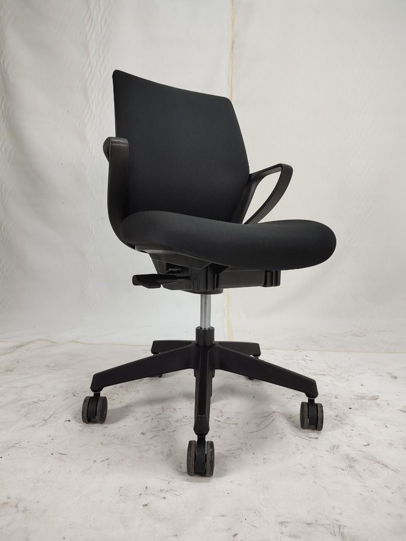 KOKUYO SWIVEL CHAIR, Furniture & Home Living, Office Furniture & Fixtures on Carousell