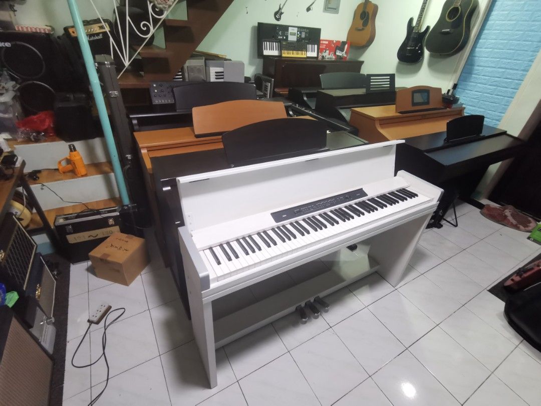 Korg lp350 digital piano, Hobbies & Toys, Music & Media, Musical ...
