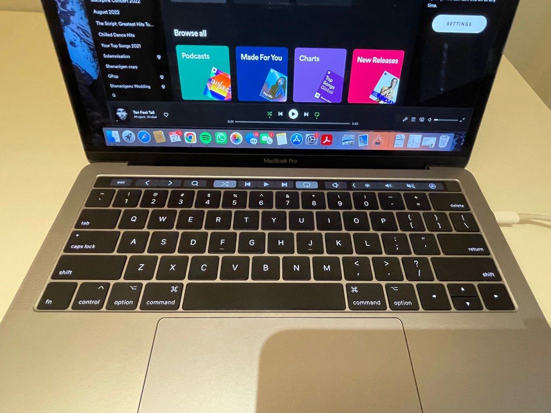 MacBook Pro (13-inch, 2017, Four Thunderbolt 3 ports), Computers & Tech ...