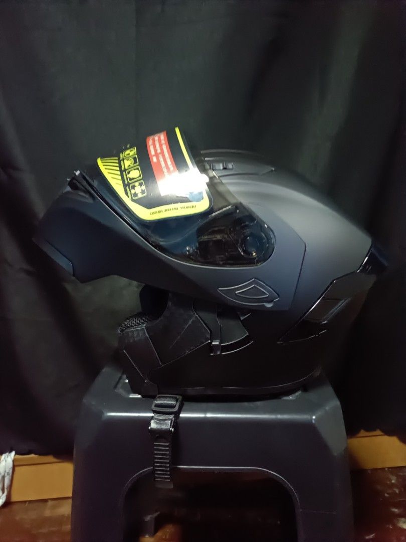 Modular helmat (flip up from full face), Motorcycles, Motorcycle ...