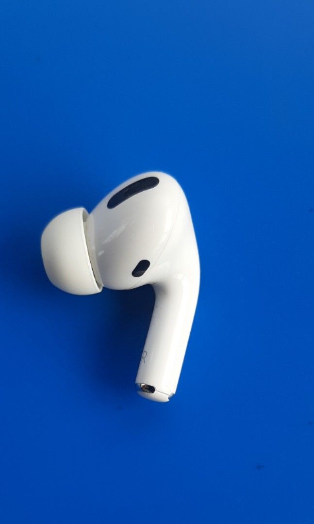 Original Airpod pro ( right side only ), Audio, Earphones on Carousell
