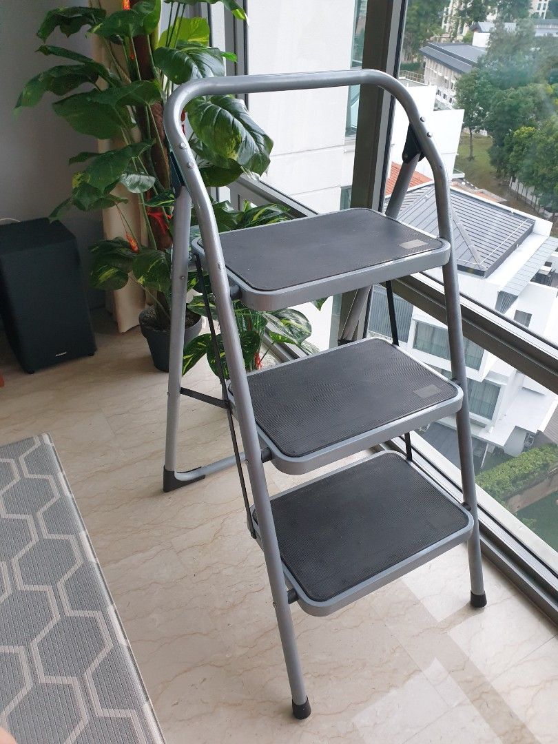 Quality 3-tier step ladder, Furniture & Home Living, Home Improvement ...