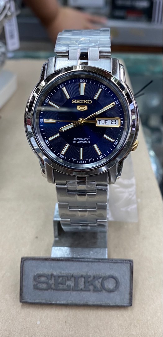 Seiko 5 SNKK17K1, Men's Fashion, Watches & Accessories, Watches on ...