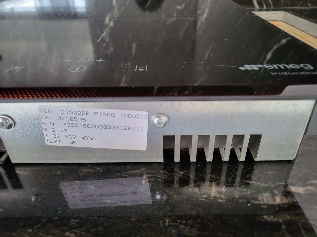 Smeg built-in induction hob SI5322B, TV & Home Appliances, Kitchen ...