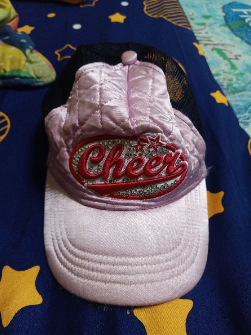 topi vintage, Fesyen Wanita, Aksesoris di Carousell