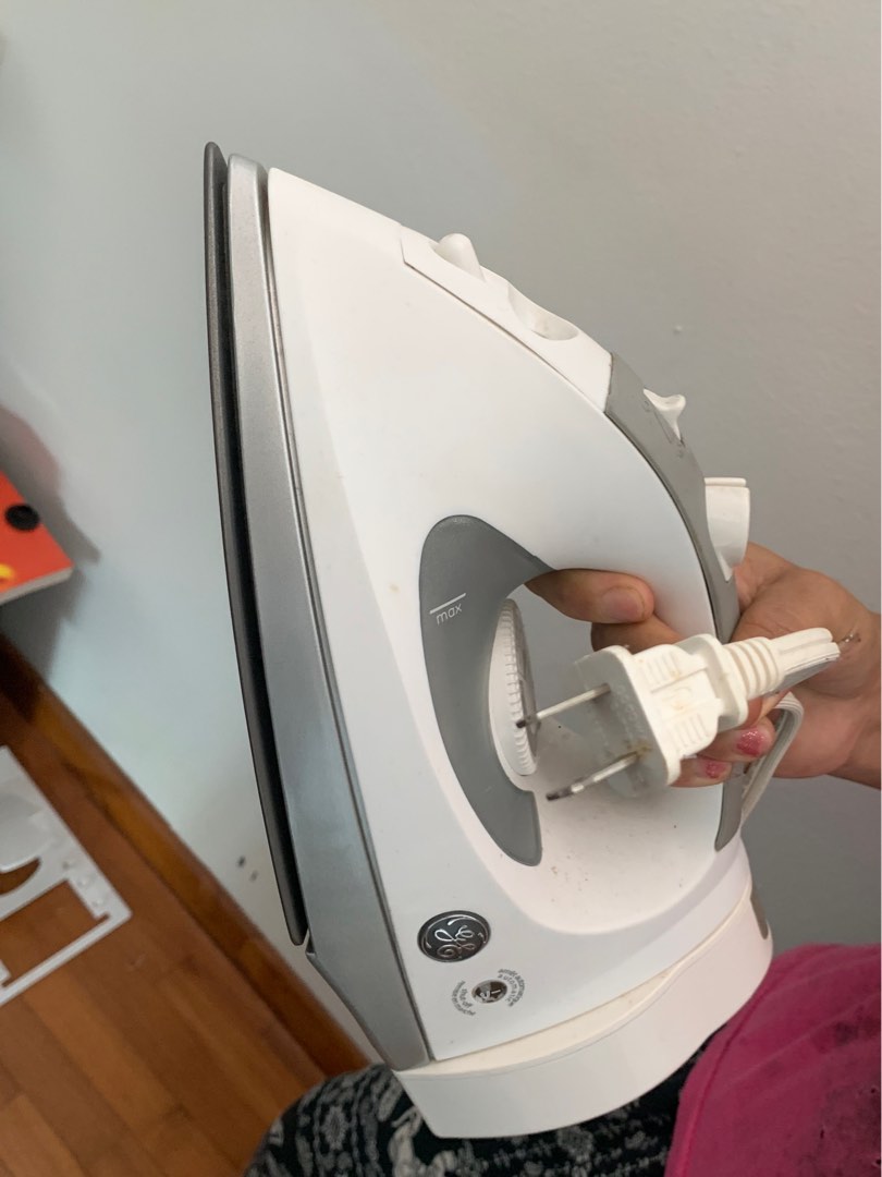 US:Canada plug Iron, TV & Home Appliances, Irons & Steamers on Carousell