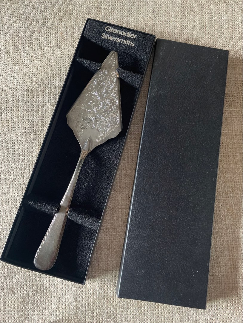 Vintage Grenadier Silversmith Cake Pie Server, Furniture & Home Living ...