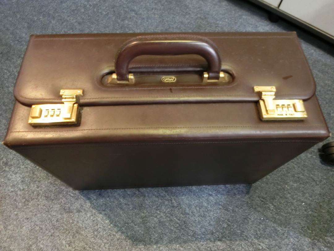 Vintage Pilot/Lawyers Case -Hebe brown, Men's Fashion, Bags, Briefcases ...