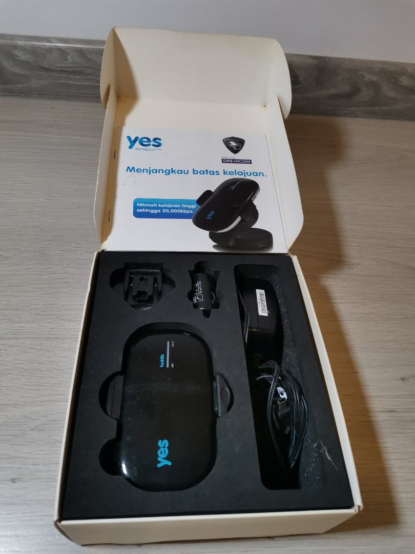 YES huddle 4G mobile hotspot (Proton edition), Computers & Tech, Parts ...